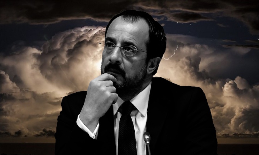 Παίζει με τα ΜΟΕ, παίζει και με την ΦΩΤΙΑ ο Πρόεδρος (BINTEO) - ΟΝΗΣΙΛΟΣ