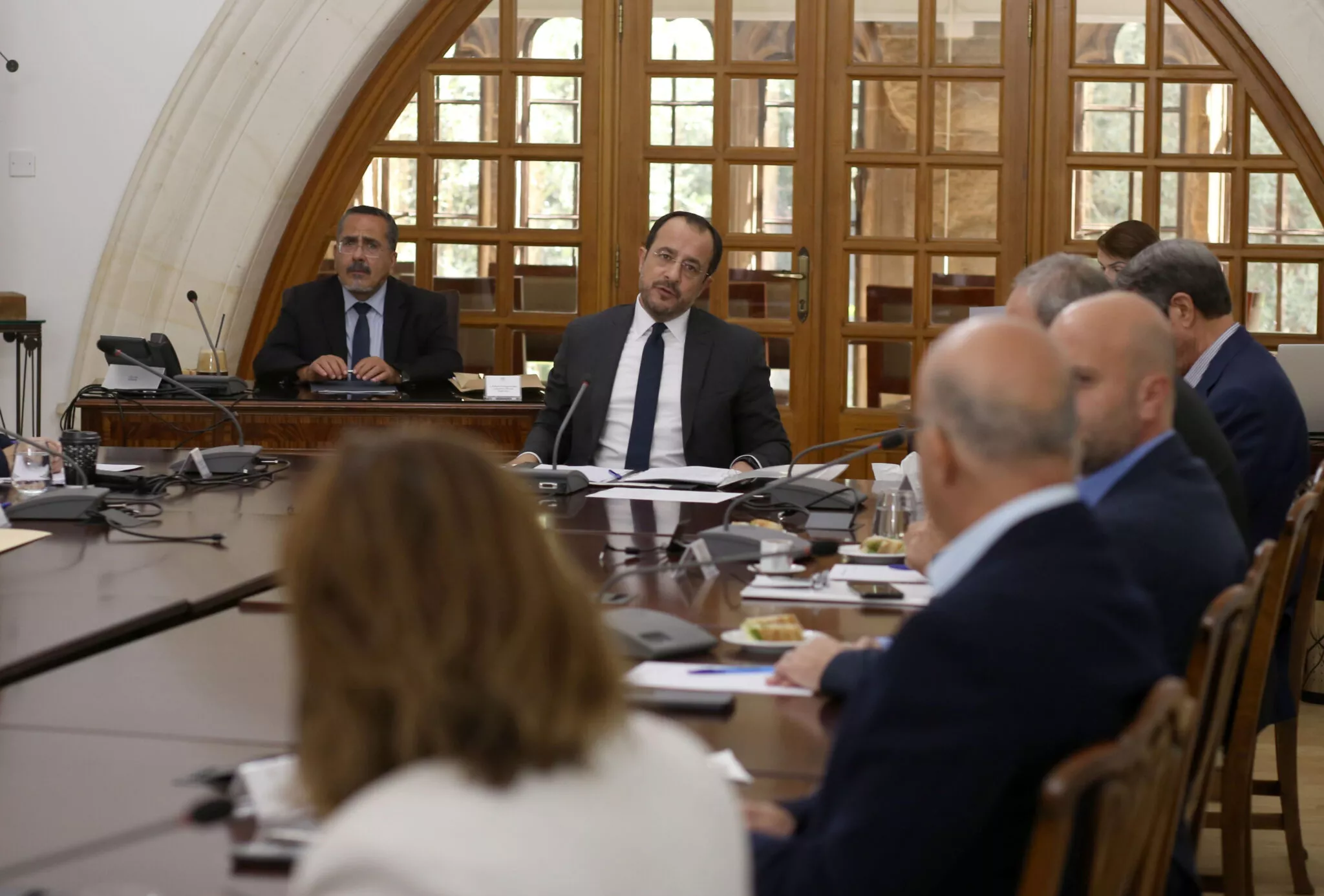 Τριμερής: Στηρίζουν Πρόεδρο τα κόμματα, πλην του ΕΛΑΜ - ΟΝΗΣΙΛΟΣ